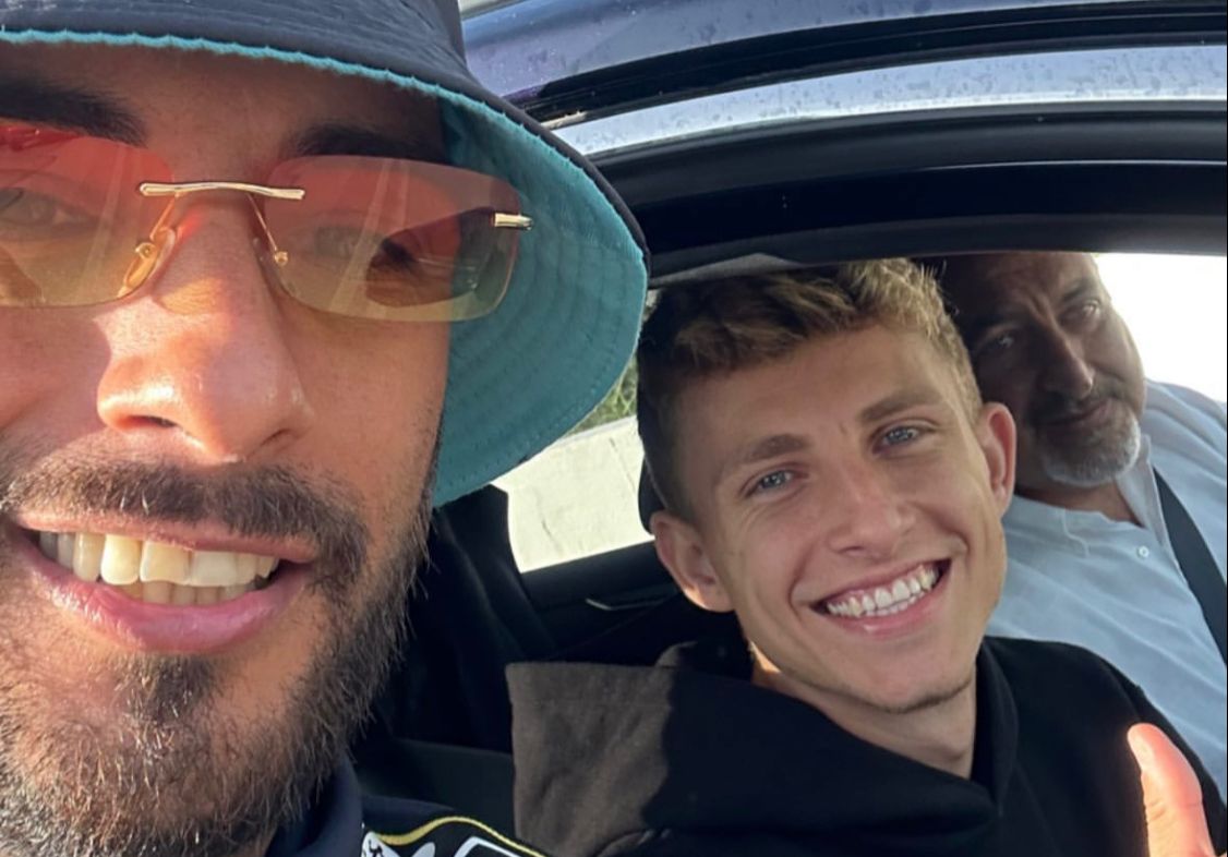 FOTO NM - Napoli, selfie per un tifoso col nuovo azzurro Jesper ...