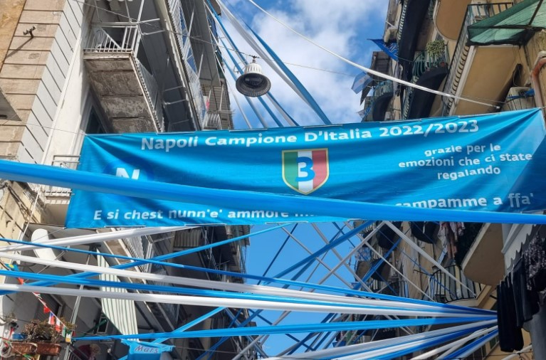 24 FOTO + VIDEO NM - Napoli, a Forcella tra la processione, il paniere ...