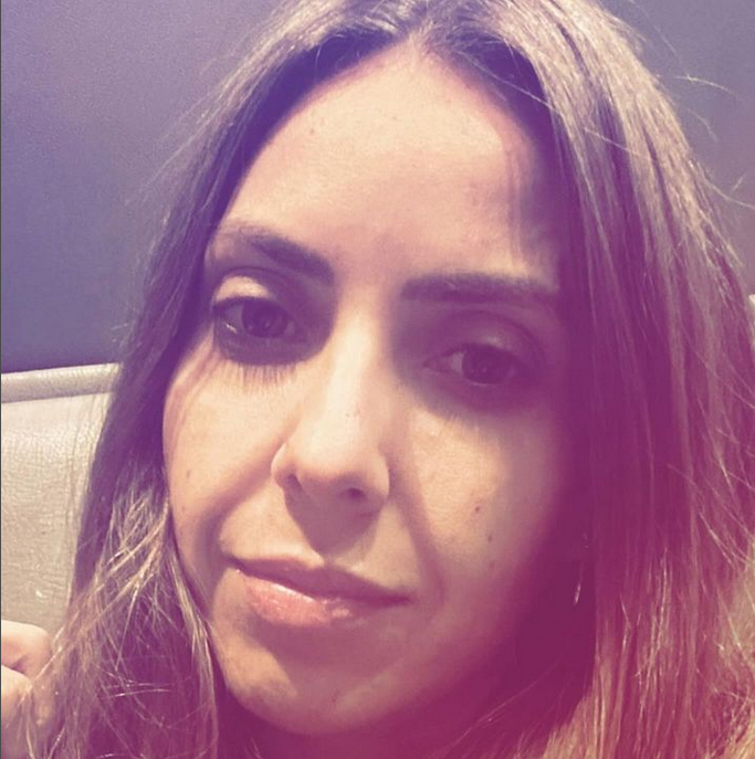 FOTO ZOOM - Lady Rui, selfie all'aeroporto di Londra