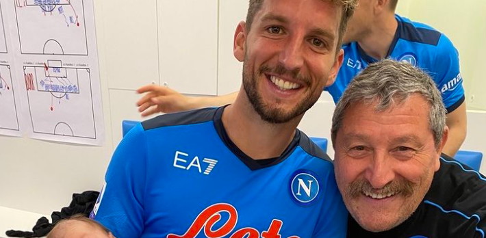 FOTO ZOOM - Starace con Dries e Ciro Romeo Mertens nello spogliatoio ...