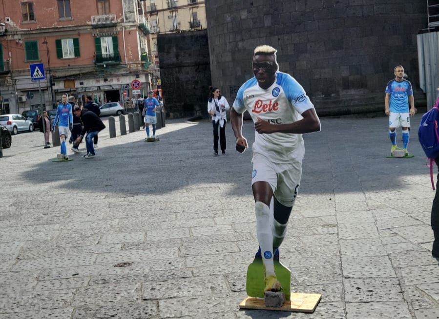 FOTO SHOW + VIDEO NM - A Porta Capuana le sagome degli azzurri