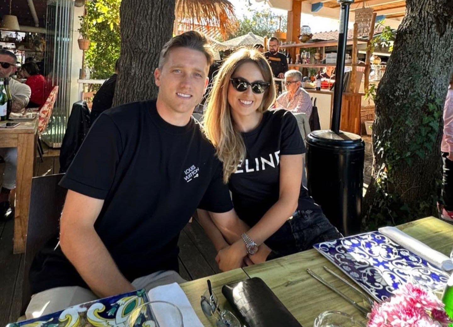 FOTO SLIDE - Zielinski, domenica di relax insieme a Laura: "Il mio amore"