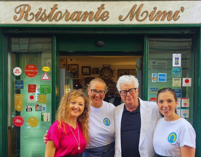 FOTO ZOOM - Il celebre scrittore britannico Ken Follett da "Mimì alla ...